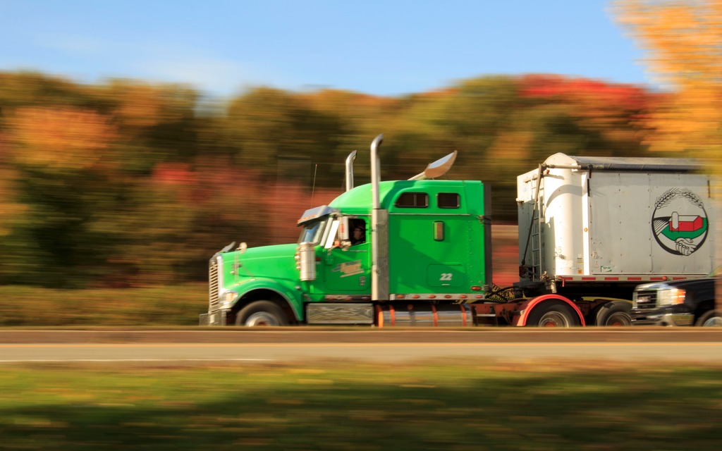Partager la route avec les véhicules lourds | Otogo