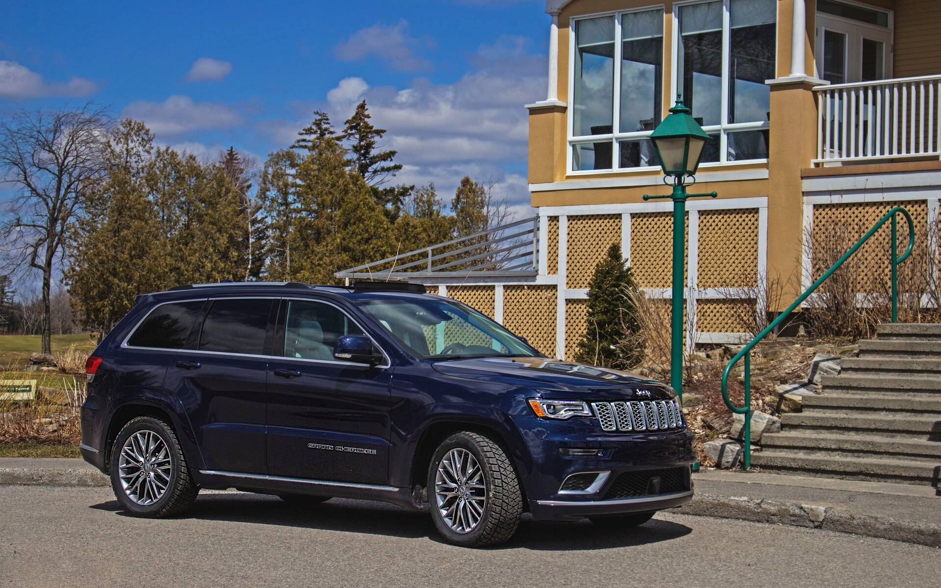 Pre-Owned Jeep Grand Cherokee: How Much Should You Pay? | Otogo