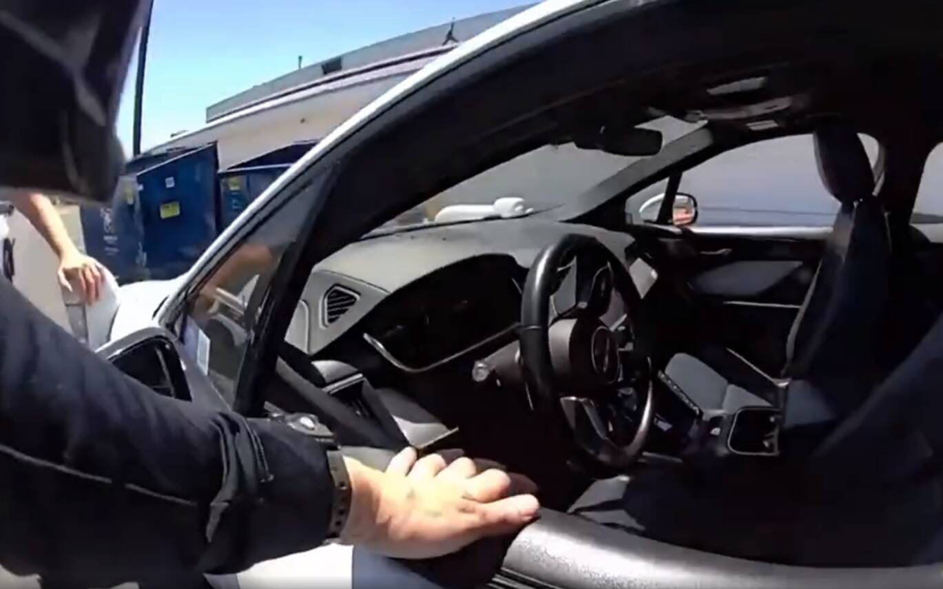 Driverless car stopped for driving the wrong way | Otogo