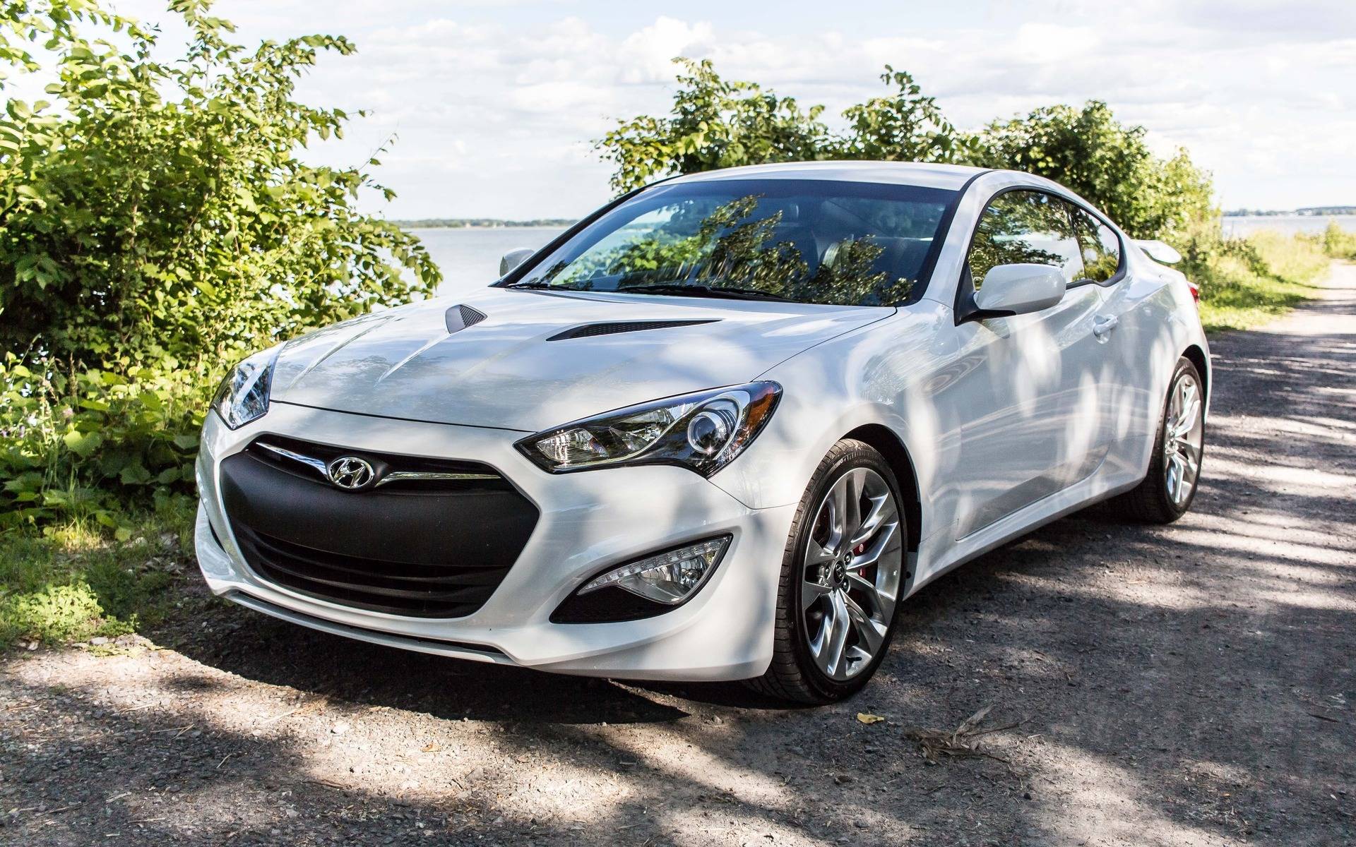 5 used sports cars with lots of muscle for little cost | Otogo
