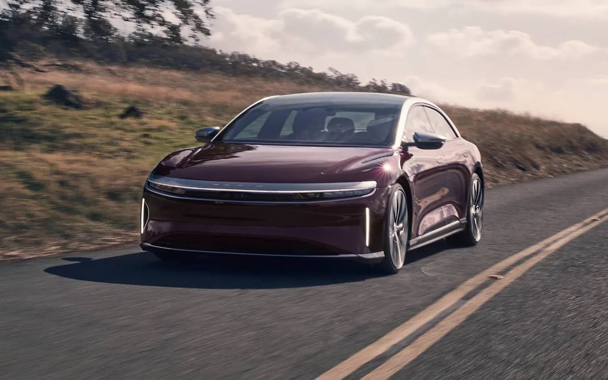 Top 10: electric vehicles with the best range in 2025 | Otogo