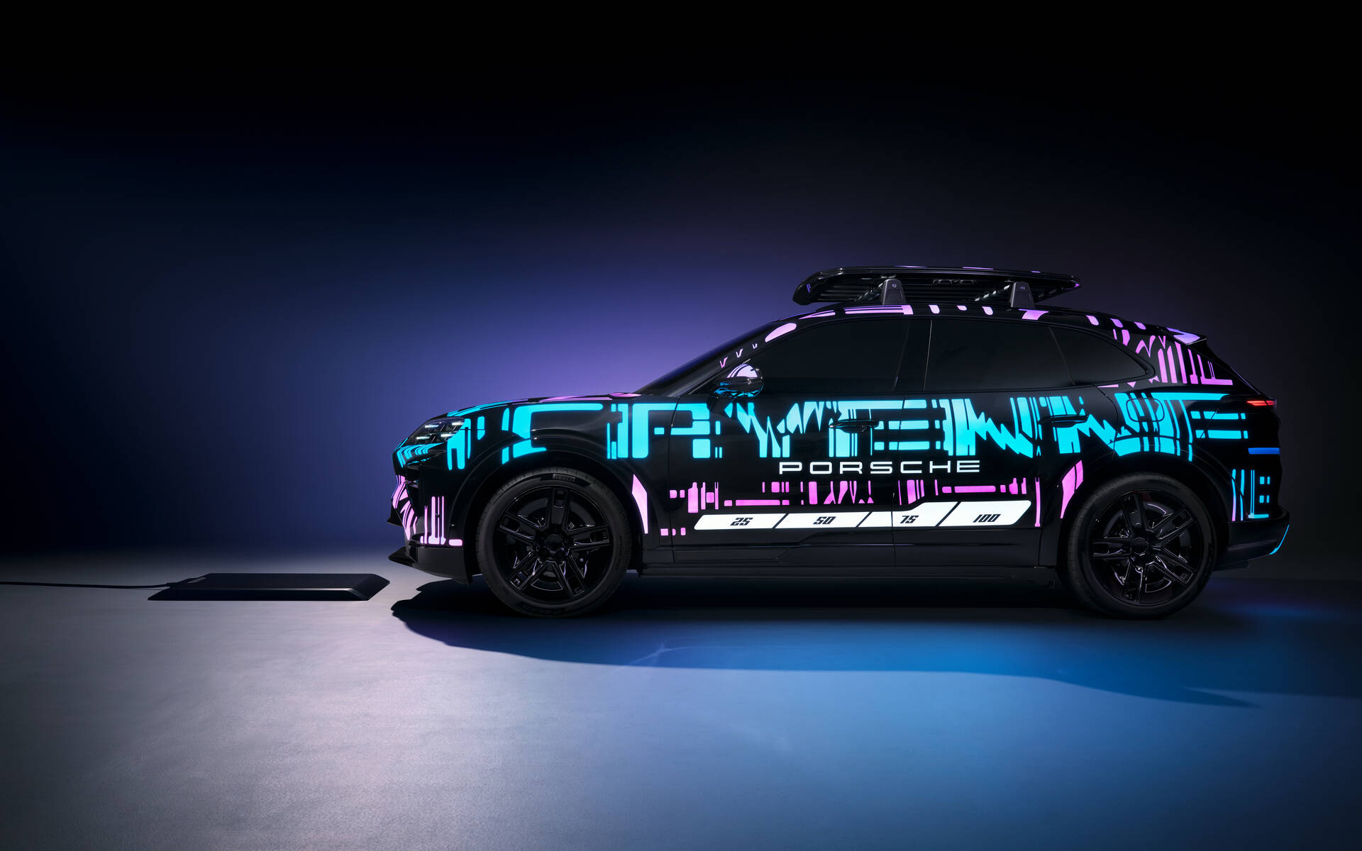 Fini les câbles : Porsche dévoile un système de recharge par induction ...