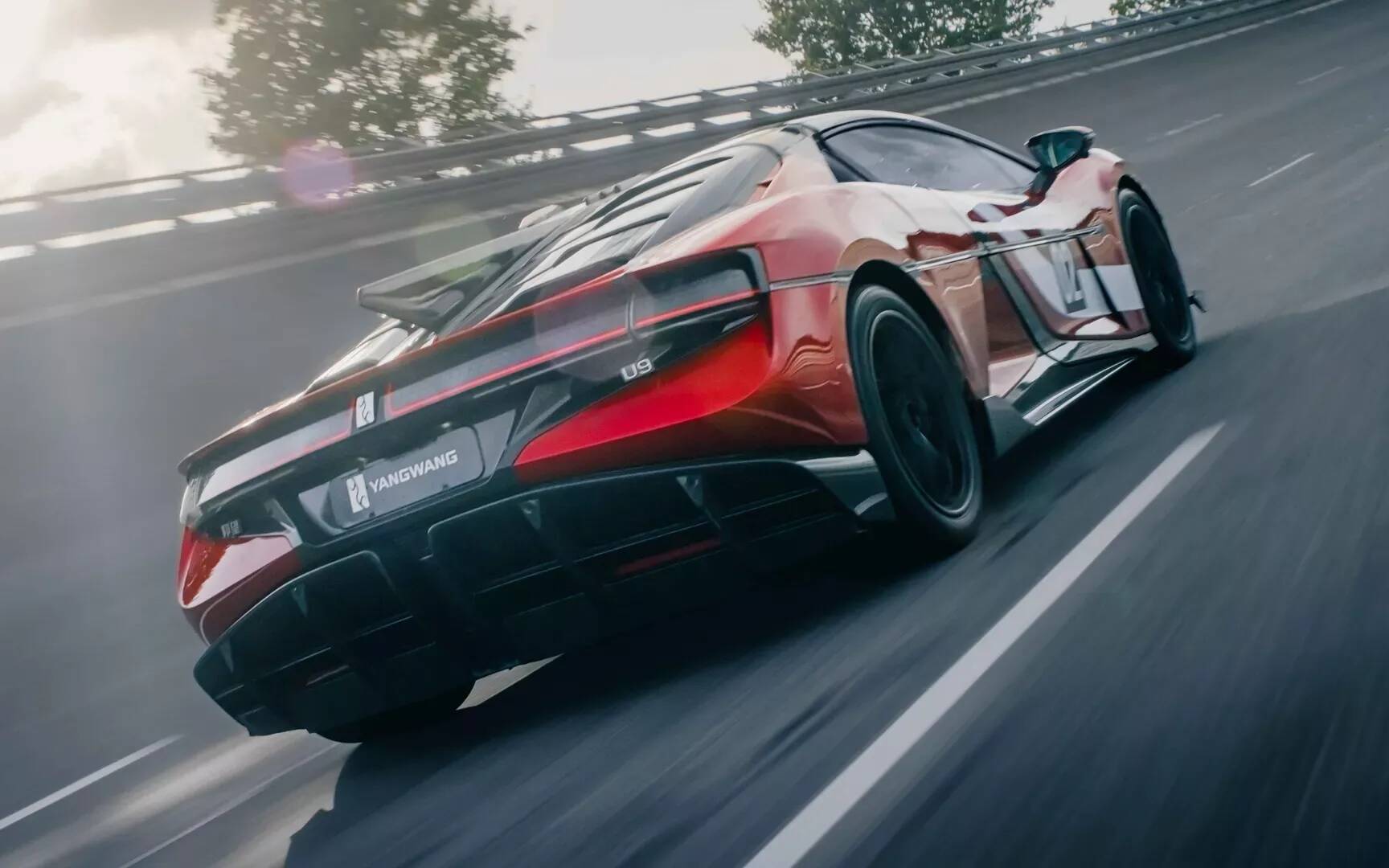 BYD's electric bomb strikes again and eclipses the Bugatti Chiron. | Otogo